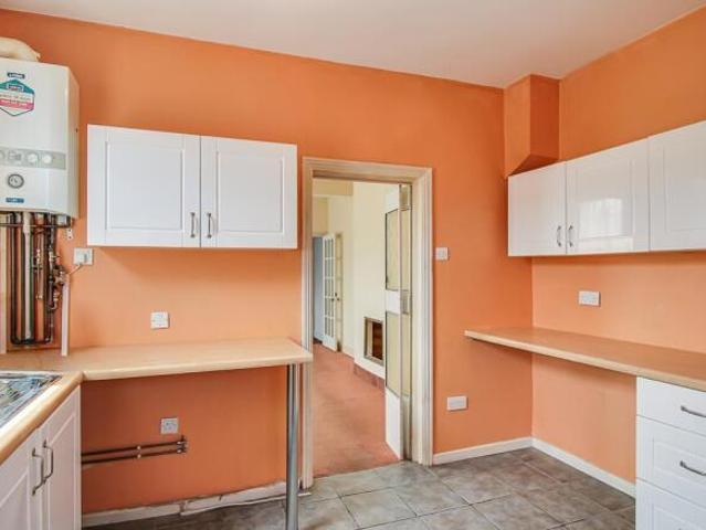 3 bedroom flat for sale in Moseley Street, Southend on Sea, SS2