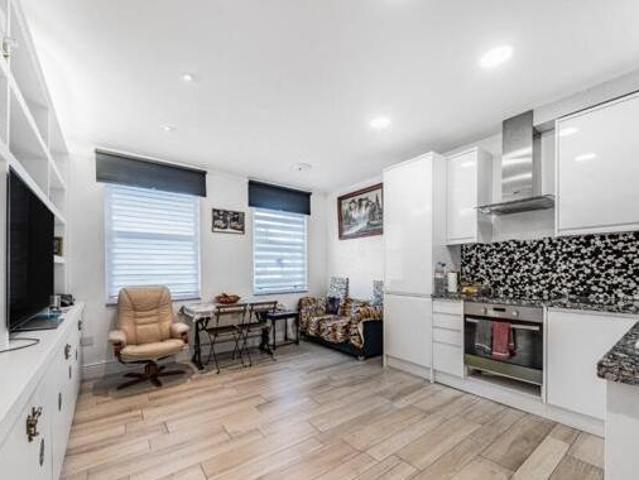 3 Bedroom Flat For Sale In New Cross, London