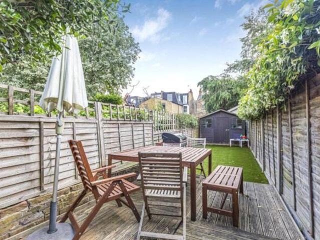 3 bedroom flat for sale in Niton Street, Fulham, London, SW6