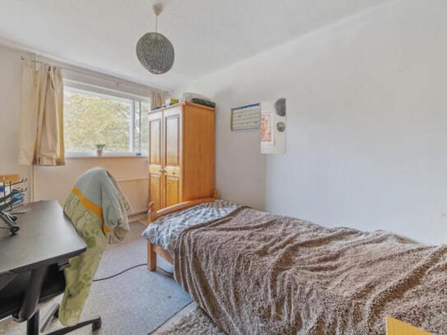 3 bedroom flat for sale in Northlands Drive, Winchester, Hampshire, SO23