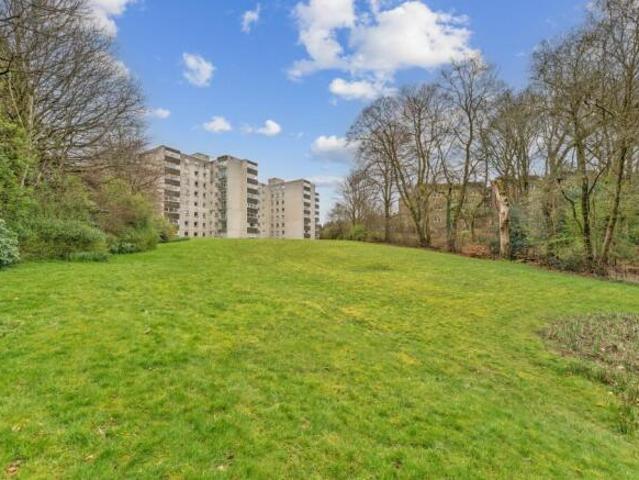 3 bedroom flat for sale in Norwood Park, Bearsden, G61