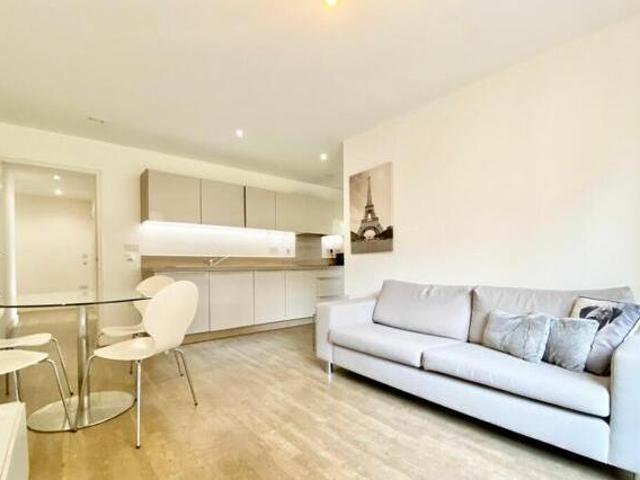 3 Bedroom Flat For Sale In Norlem Court Pell Street