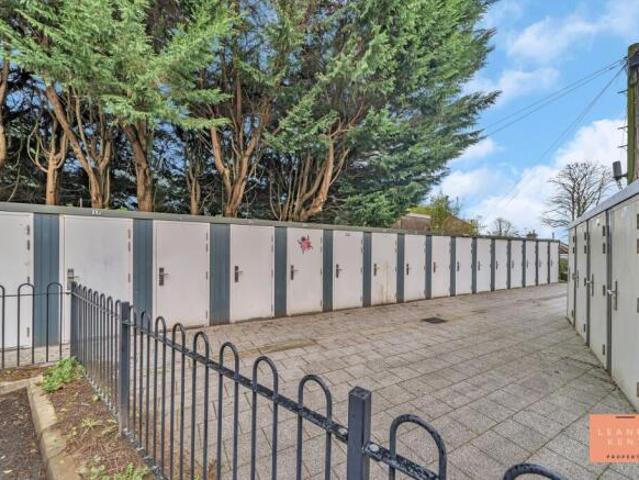 3 bedroom flat for sale in Oak House, Hollybush Estate, Cardiff, CF14
