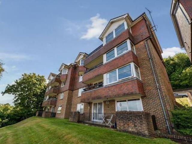 3 Bedroom Flat For Sale In Off Portsmouth Road