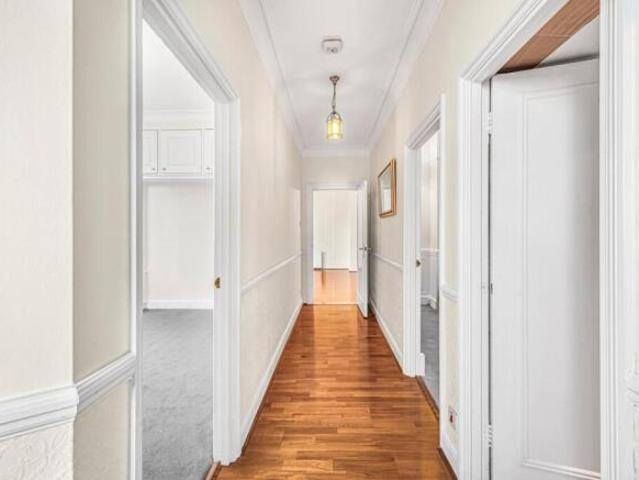 3 bedroom flat for sale in Park House, Richmond Hill, TW10