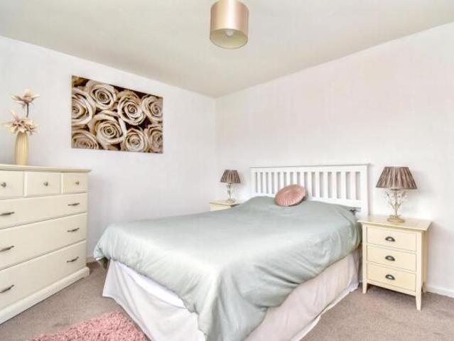 3 bedroom flat for sale in Park Lane, Kilsyth, G65