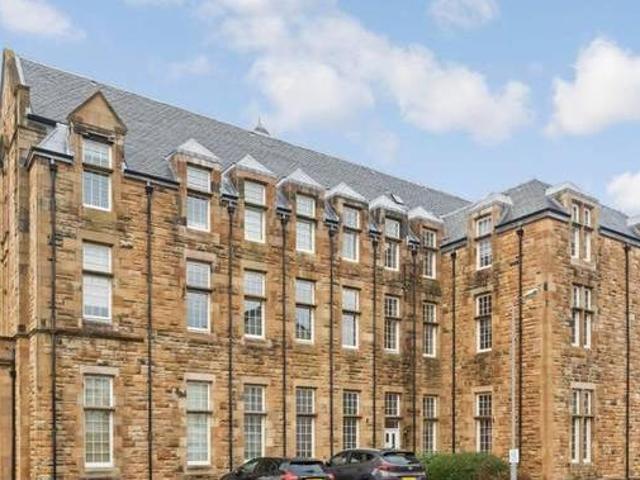 3 bedroom flat for sale in Parklands Oval Glasgow Lanarkshire G53 G53