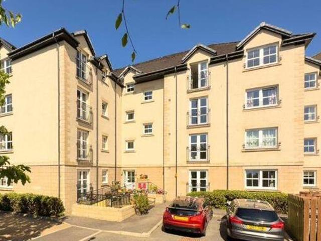 3 Bedroom Flat For Sale In Peebles