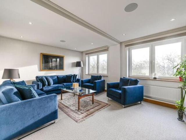 3 bedroom flat for sale in Piccadilly, Mayfair, London, W1J