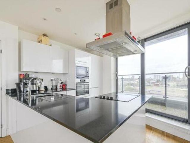 3 Bedroom Flat For Sale In Poplar, London