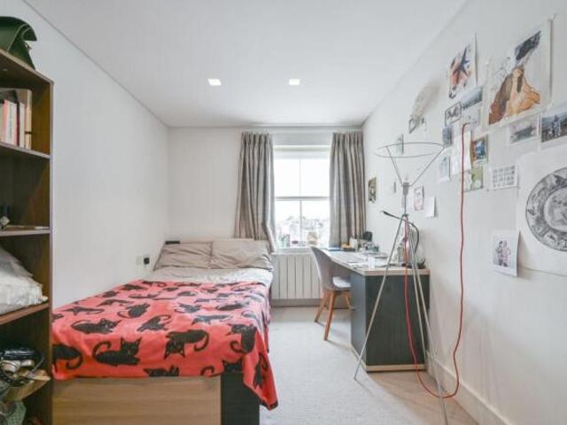 3 bedroom flat for sale in Princes Square, Bayswater, London, W2