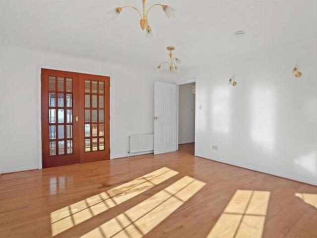 3 bedroom flat for sale in Priorwood Court, Glasgow, G13