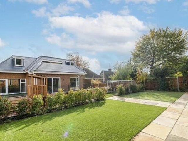 3 Bedroom Flat For Sale In Purley