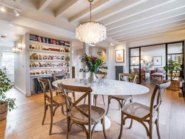3 bedroom flat for sale in Queens Gardens, London, W2