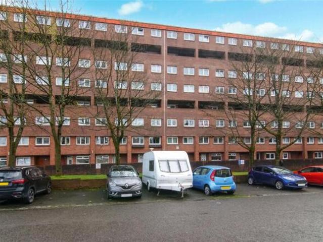 3 bedroom flat for sale in Raglan Street, St George's Cross, Glasgow, G4