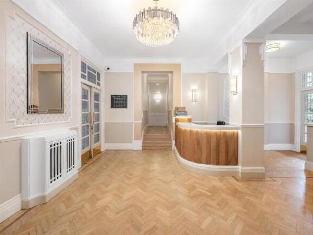 3 bedroom flat for sale in Redcliffe Close, Old Brompton Road, Earl's Court, SW5