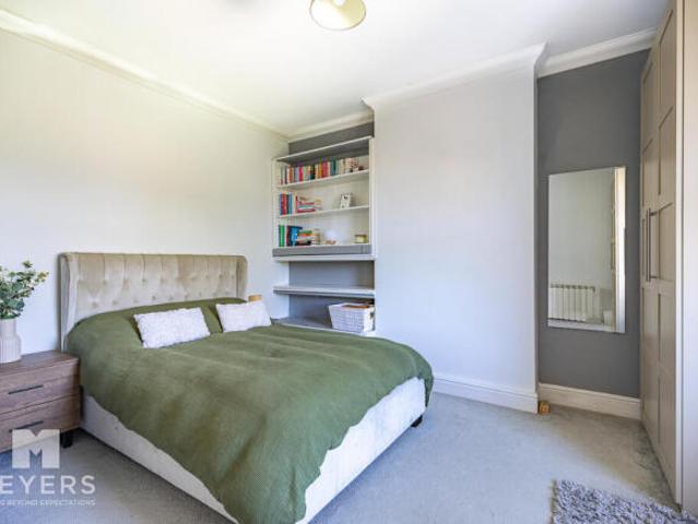 3 bedroom flat for sale in Richmond Park Road, Bournemouth, BH8 8, BH8