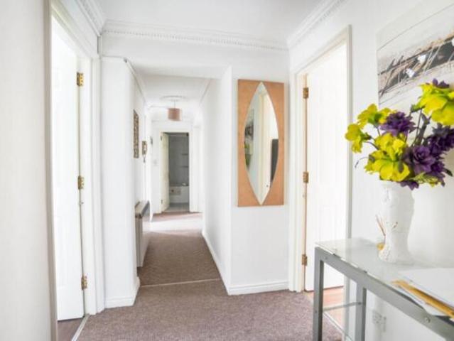 3 bedroom flat for sale in Riverview Drive, Glasgow, G5