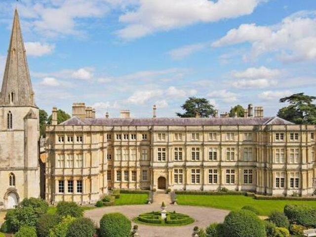 3 Bedroom Flat For Sale In Sherborne, Gloucestershire