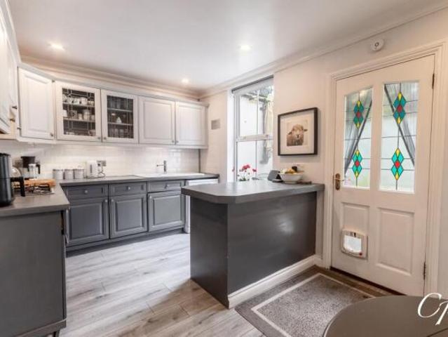 3 bedroom flat for sale in Shurdington Road, Cheltenham, GL53