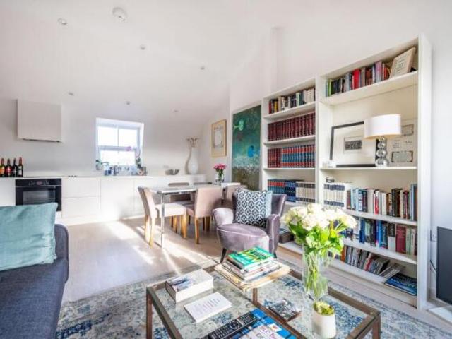 3 bedroom flat for sale in South Lambeth Road, Vauxhall, London, SW8