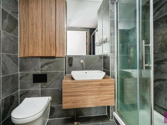 3 bedroom flat for sale in Spinners Way, Castlefield, Manchester City Centre, M15