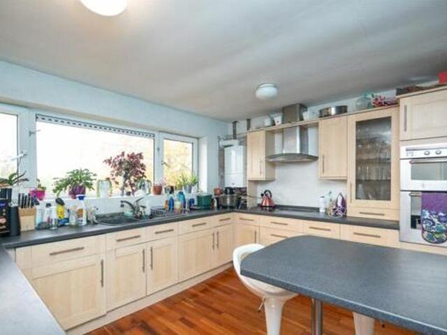 3 Bedroom Flat For Sale In St. Albans