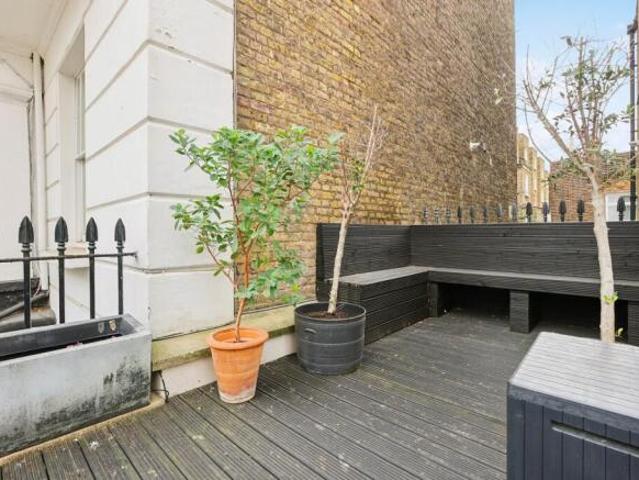3 bedroom flat for sale in St. Georges Drive, Pimlico, SW1V