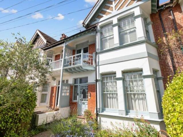 3 bedroom flat for sale in St. Georges Road, Worthing, BN11