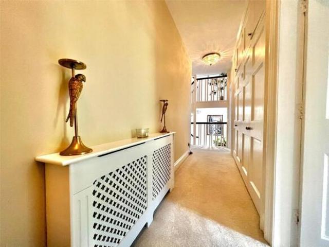 3 bedroom flat for sale in St. Helens Lane, Adel, Leeds, West Yorkshire, LS16