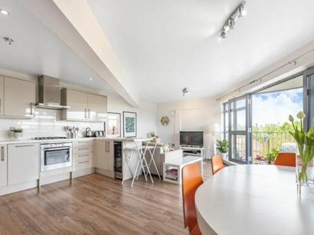 3 Bedroom Flat For Sale In St. James´s Road