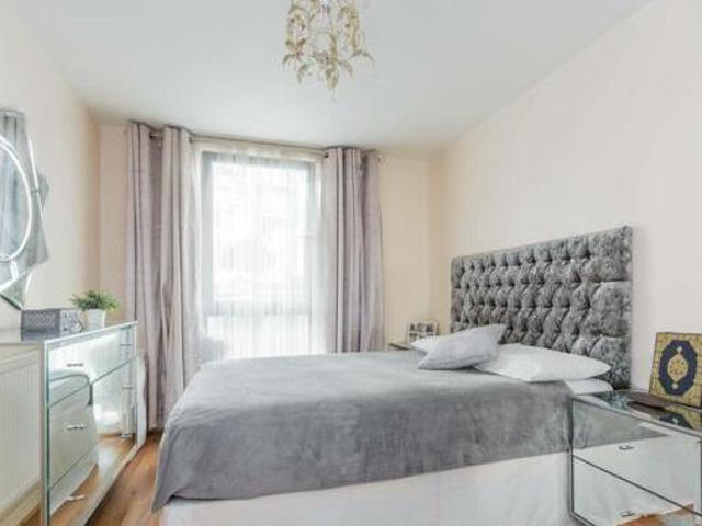 3 Bedroom Flat For Sale In Stratford, London