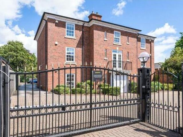 3 Bedroom Flat For Sale In Stratford upon avon