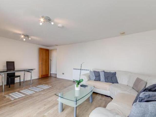 3 Bedroom Flat For Rent In 416 Manchester Road