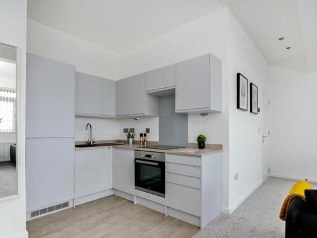3 Bedroom Flat For Rent In 42 West Cliff