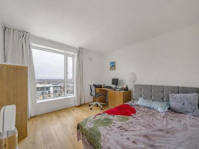 3 bedroom flat for rent in 48 Westferry Circus, Canary Wharf, E14