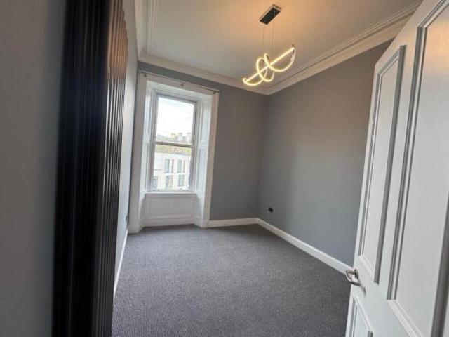 3 bedroom flat for rent in 52, Elm Row, Edinburgh, EH7 5HN, EH7