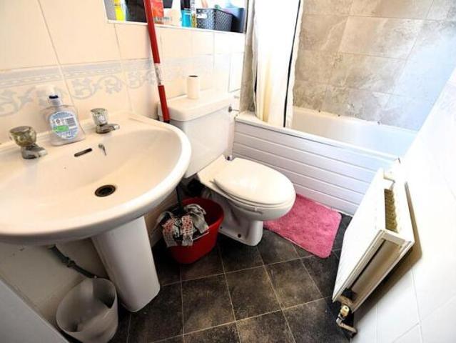3 bedroom flat for rent in 7A St Chads Drive, LS6