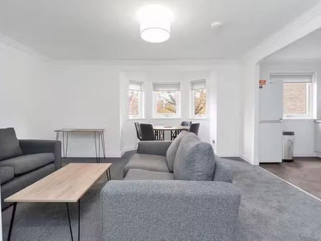 3 bedroom flat for rent in 0663L Murrayfield Road, Edinburgh.