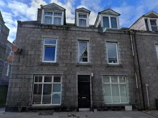 3 bedroom flat for rent in 118 Bon Accord Street, Aberdeen, AB.