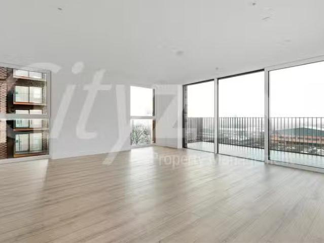3 bedroom flat for rent in 12 Quay Walk, Wembley, HA0