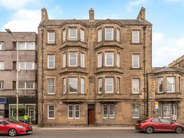 3 bedroom flat for rent in 131, St Johns Road, Edinburgh, EH12.