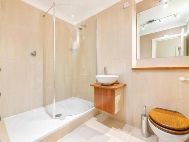 3 bedroom flat for rent in Sutherland Avenue, Little Venice, W9