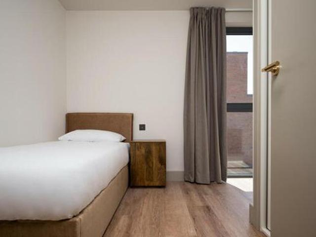 3 Bedroom Flat For Rent In 18 Ashley Road, London