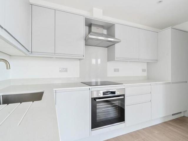 3 bedroom flat for rent in 190 192 High Street Slough SL1