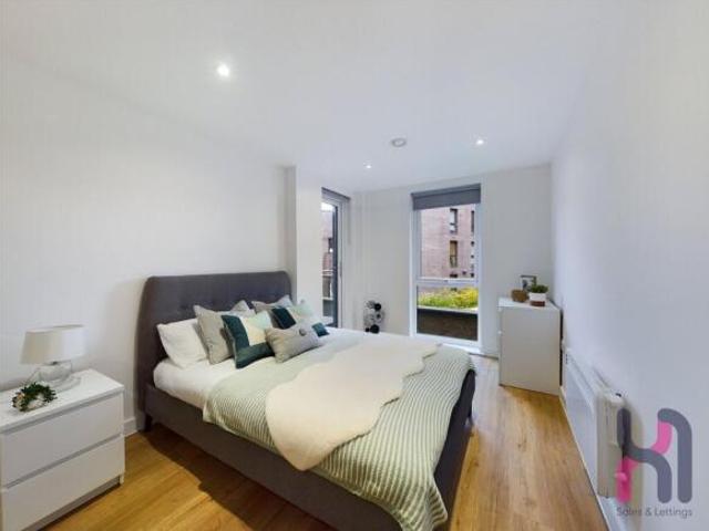 3 bedroom flat for rent in 1 Advent Way, Ancoats, M4