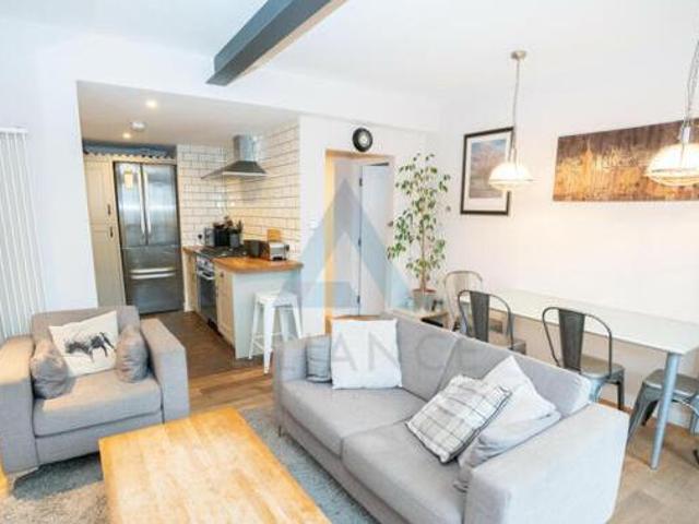 3 Bedroom Flat For Rent In 1 Channelsea Road, London