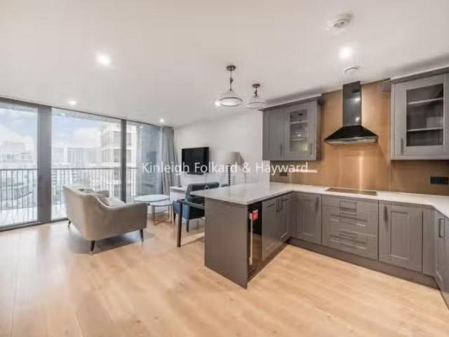 3 bedroom flat for rent in 1 Emery Way, London, E1W