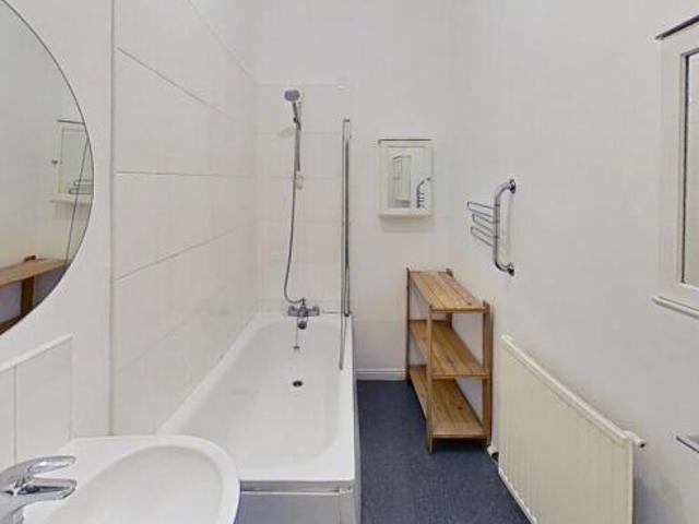 3 bedroom flat for rent in 1f1 Cathcart Place, Edinburgh, EH11
