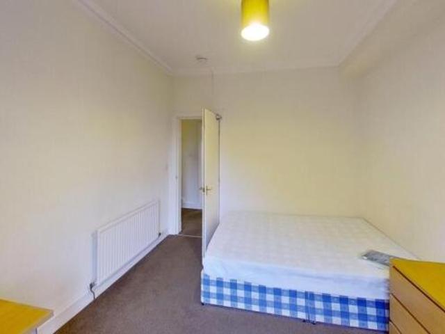3 bedroom flat for rent in 1f1 Gillespie Street, Edinburgh, EH3